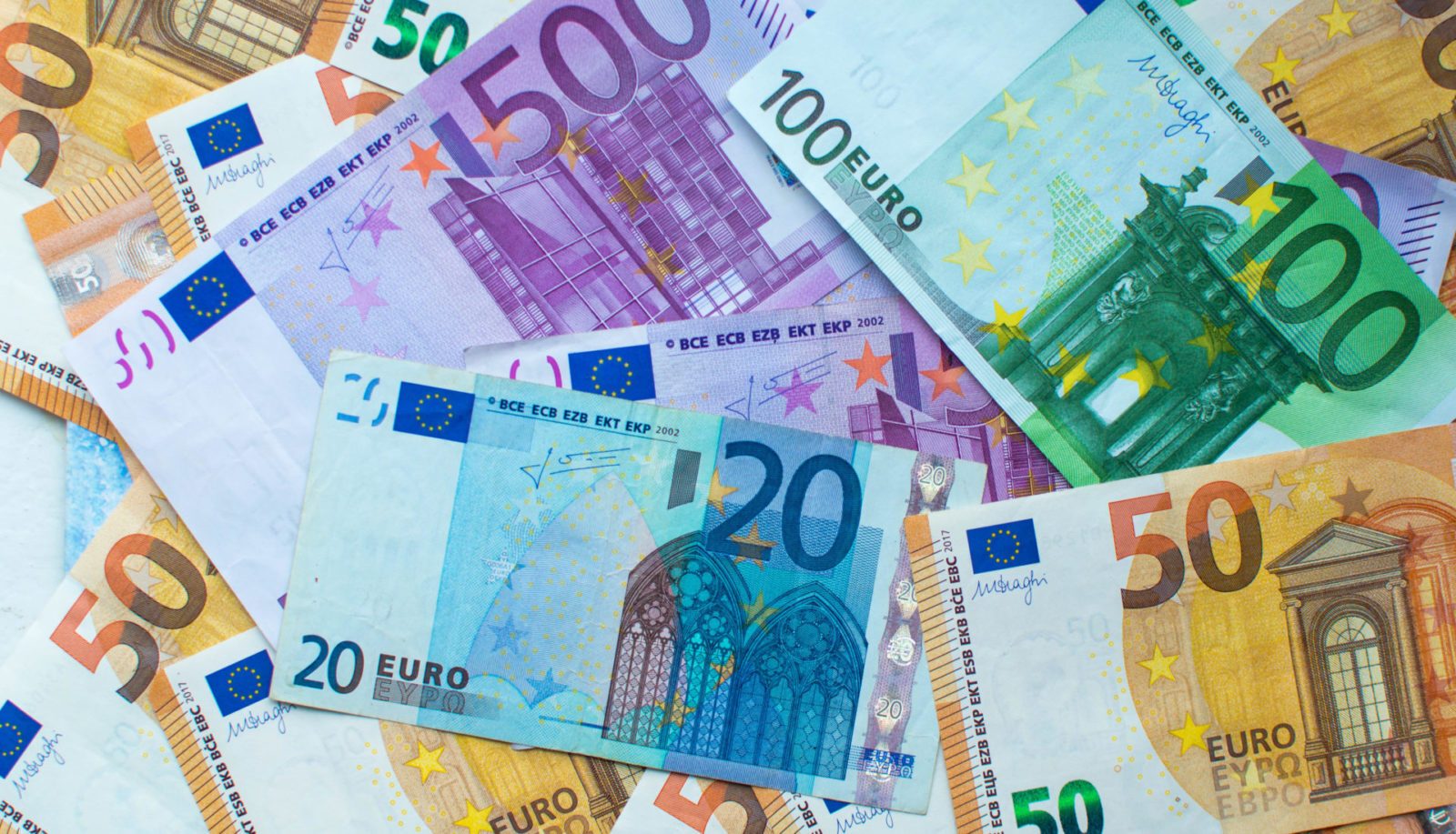 Strong Economic Data Gives Euro A Positive End To The Week Smart