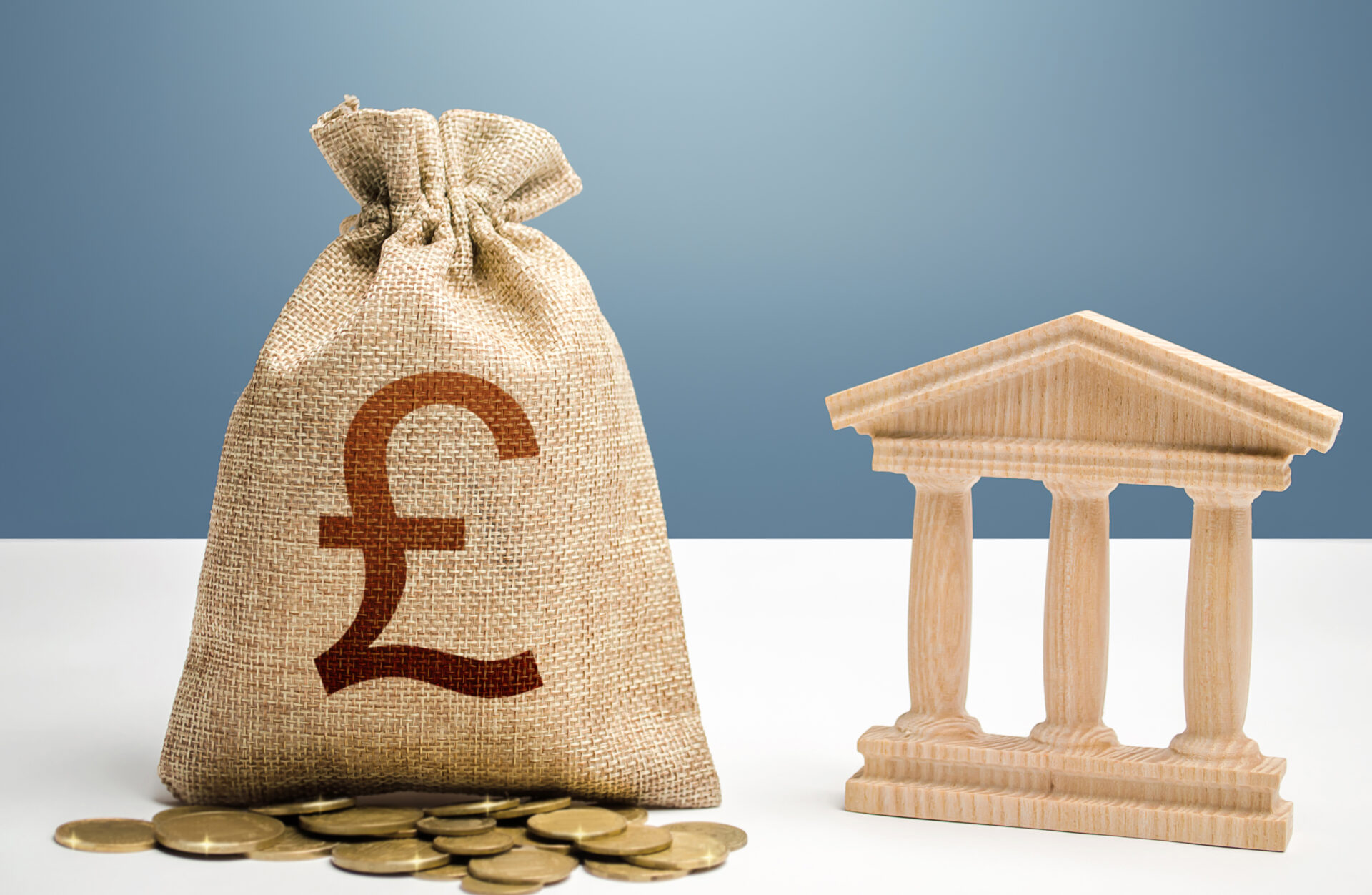 Pound stronger due to expectations for interest rate hike | Smart ...